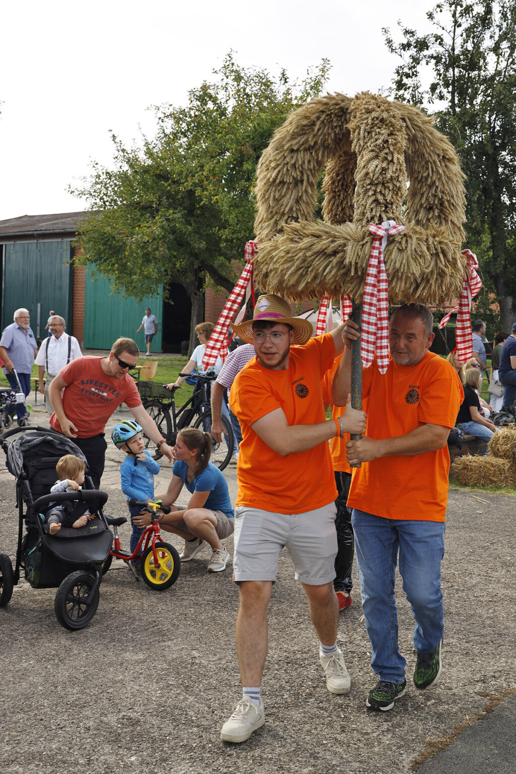 Tolle Tage in Ilvese – Die Dorfgemeinschaft feierte ihr Erntefest mit ...